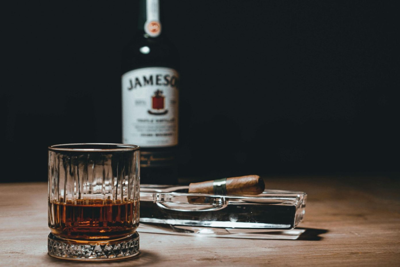How to Pair Flavored Cigars With Drinks and Desserts
